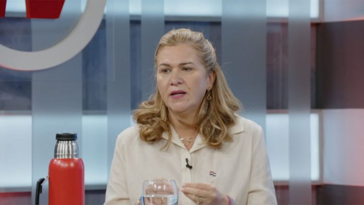 Gobierno formaliza mejora salarial y carga horaria para médicos del ...